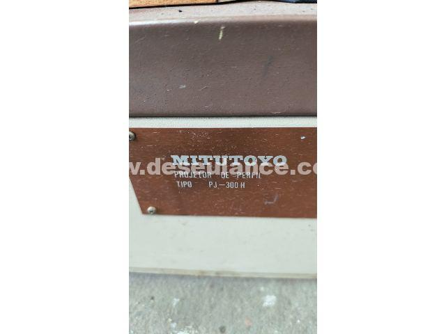 Lote - PROJETOR DE PERFIL M/MITUTOYO MOD. PJ-300H. - deseulance.com